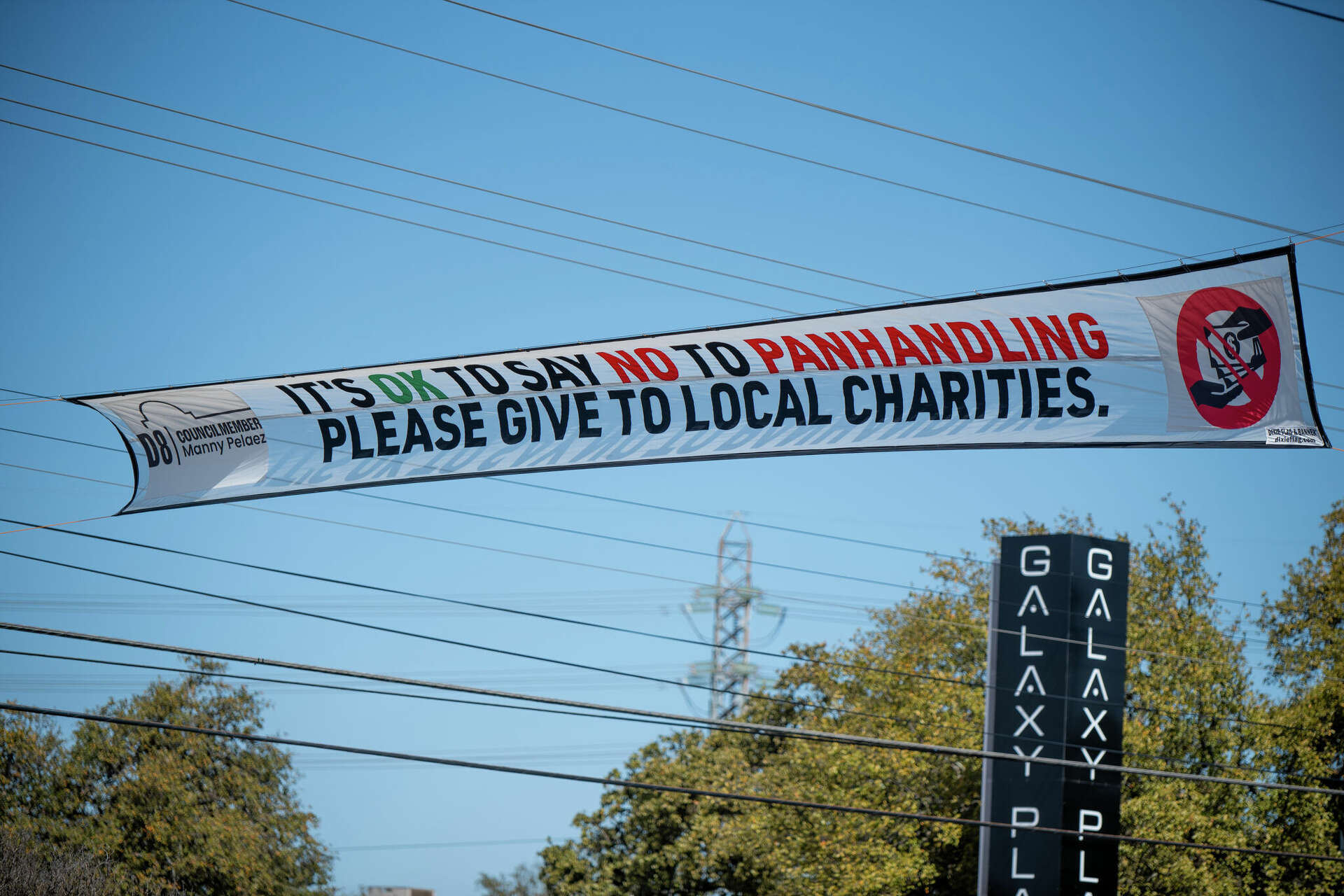 Anti-panhandling signs by San Antonio councilman stirs up anger
