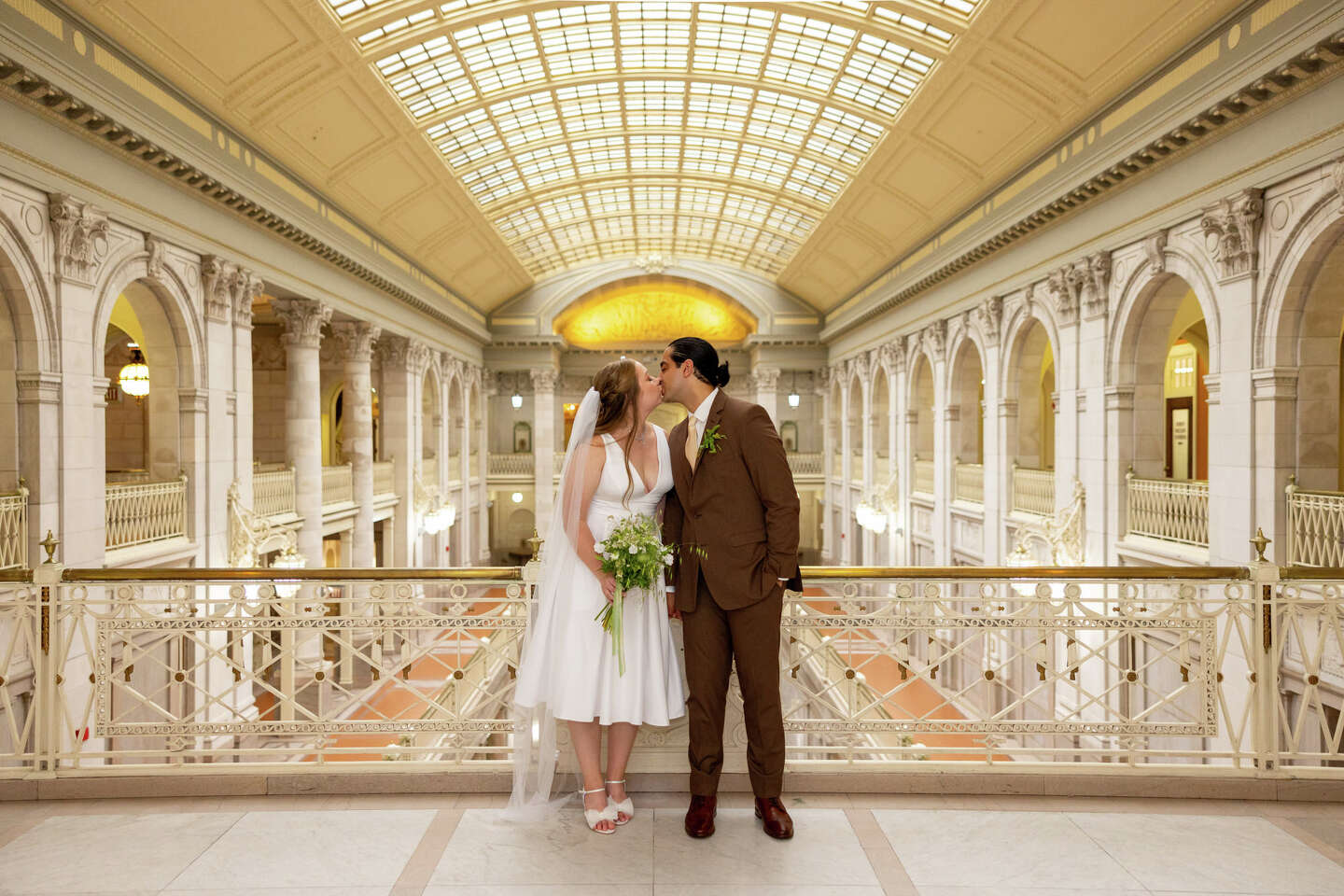 How to plan a city hall wedding in Connecticut