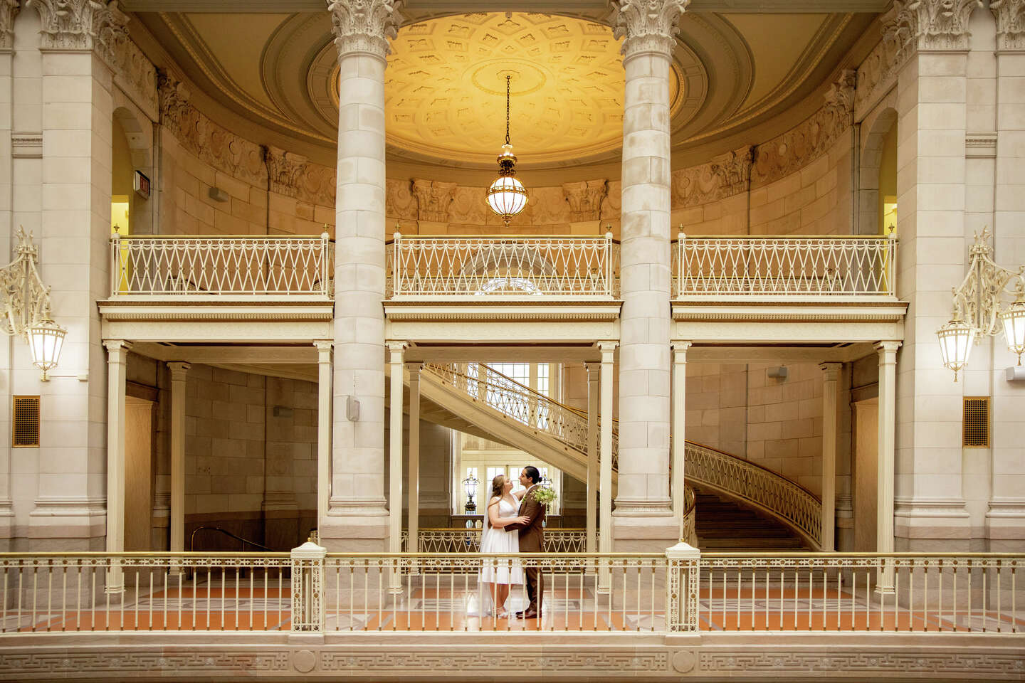 How to plan a city hall wedding in Connecticut