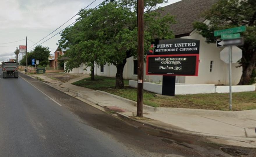 Central Laredo crash injures woman Central Laredo crash injures woman