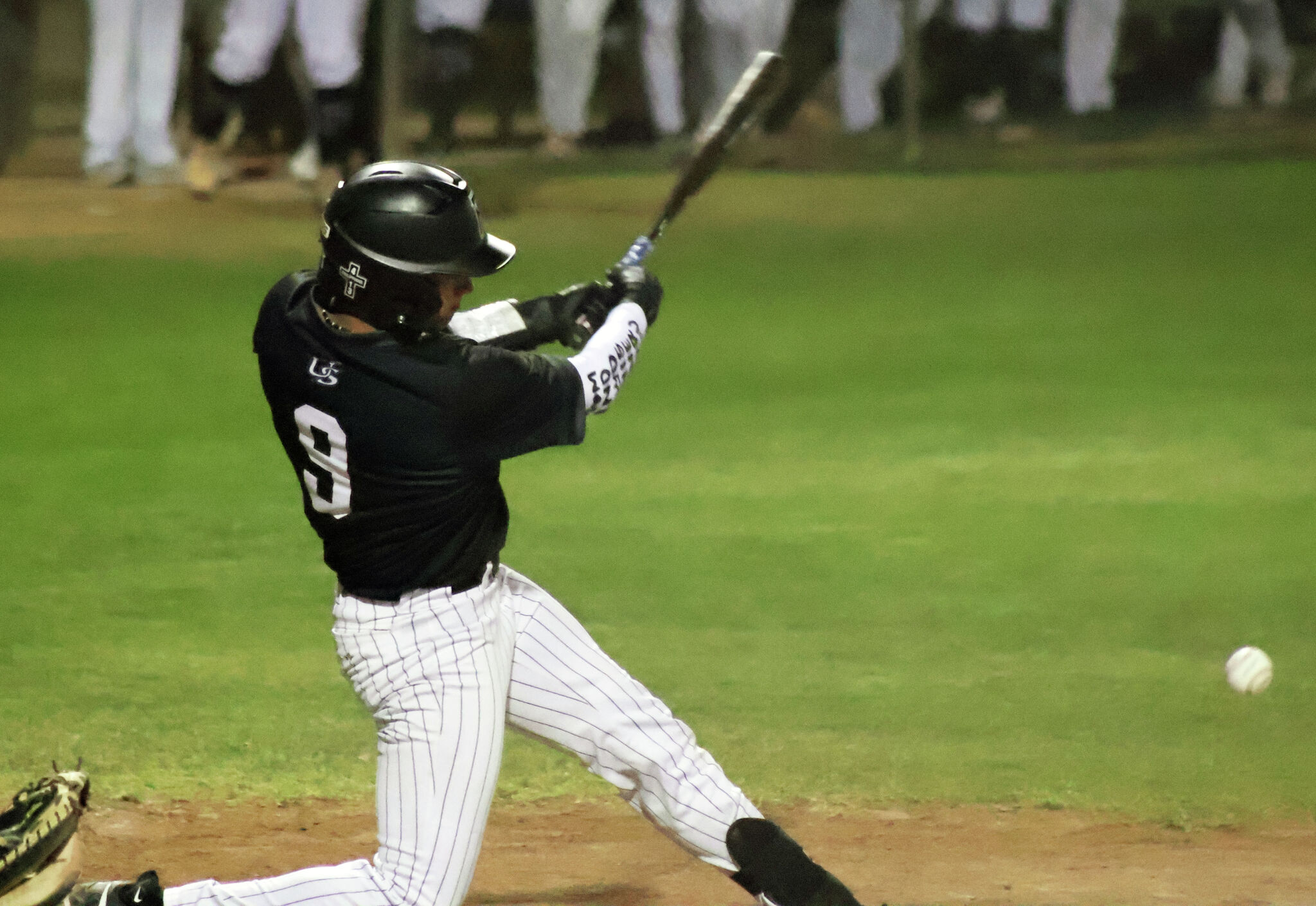 THURSDAY BASEBALL: Laredo teams post tournament wins