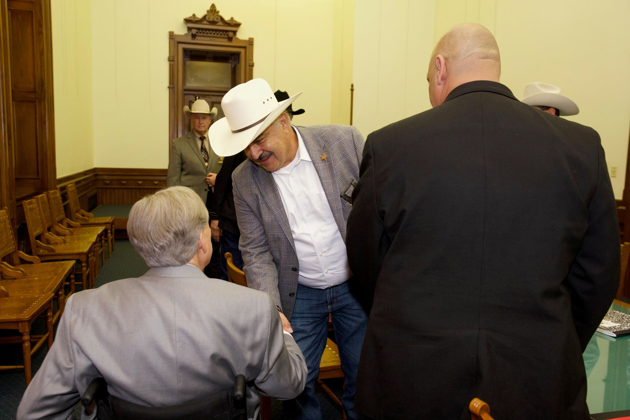 Webb Co. Sheriff Cuellar meets with Texas Gov. Abbott on border funds