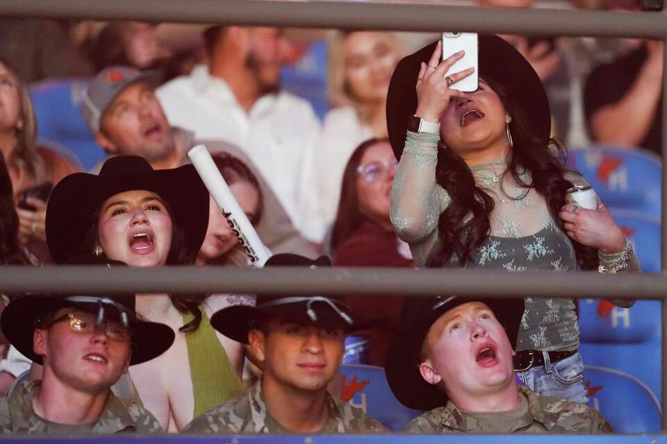 Houston Rodeo review: Riley Green debuts new song 'Cowboy As It Gets'