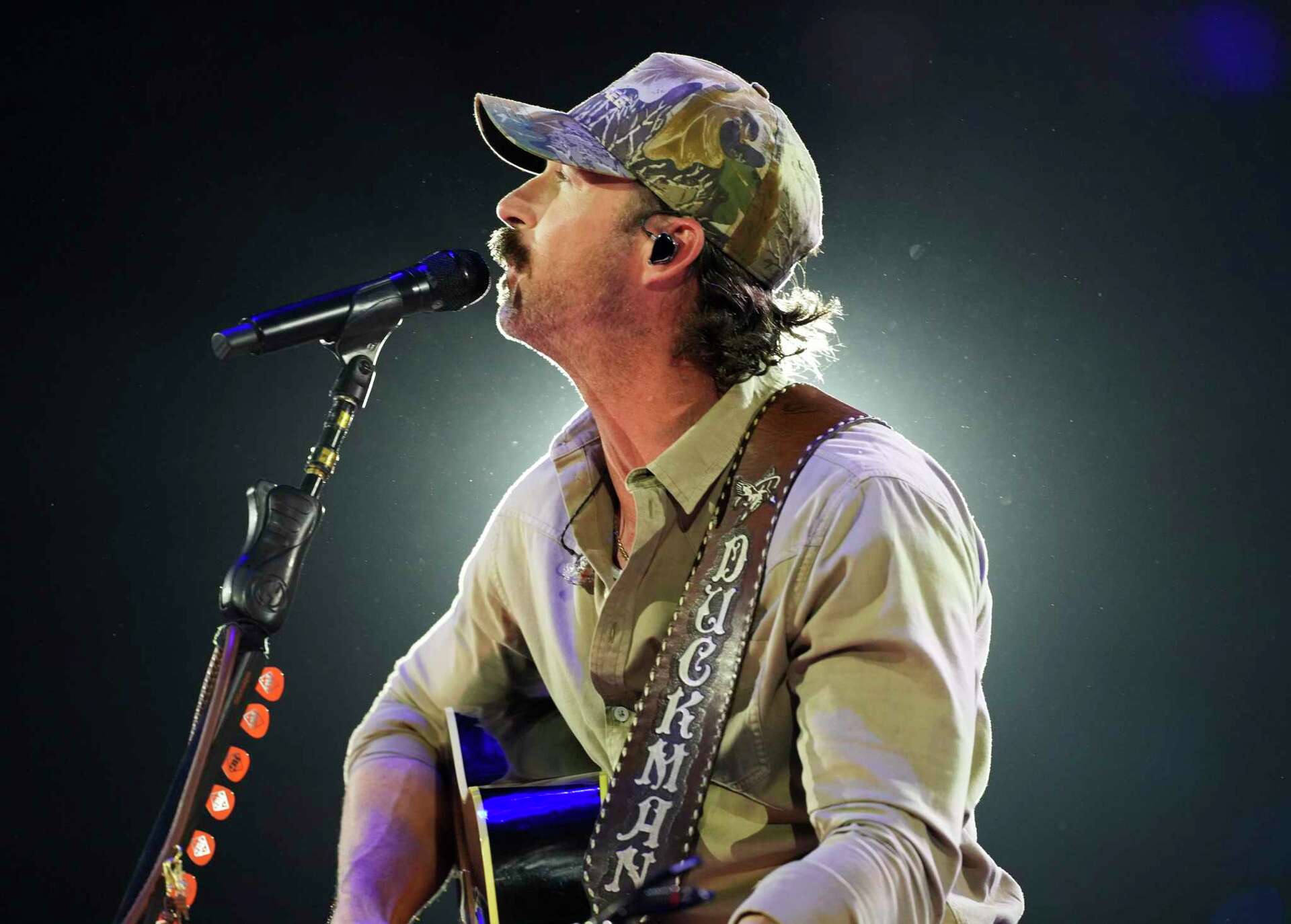 Houston Rodeo review: Riley Green debuts new song 'Cowboy As It Gets'