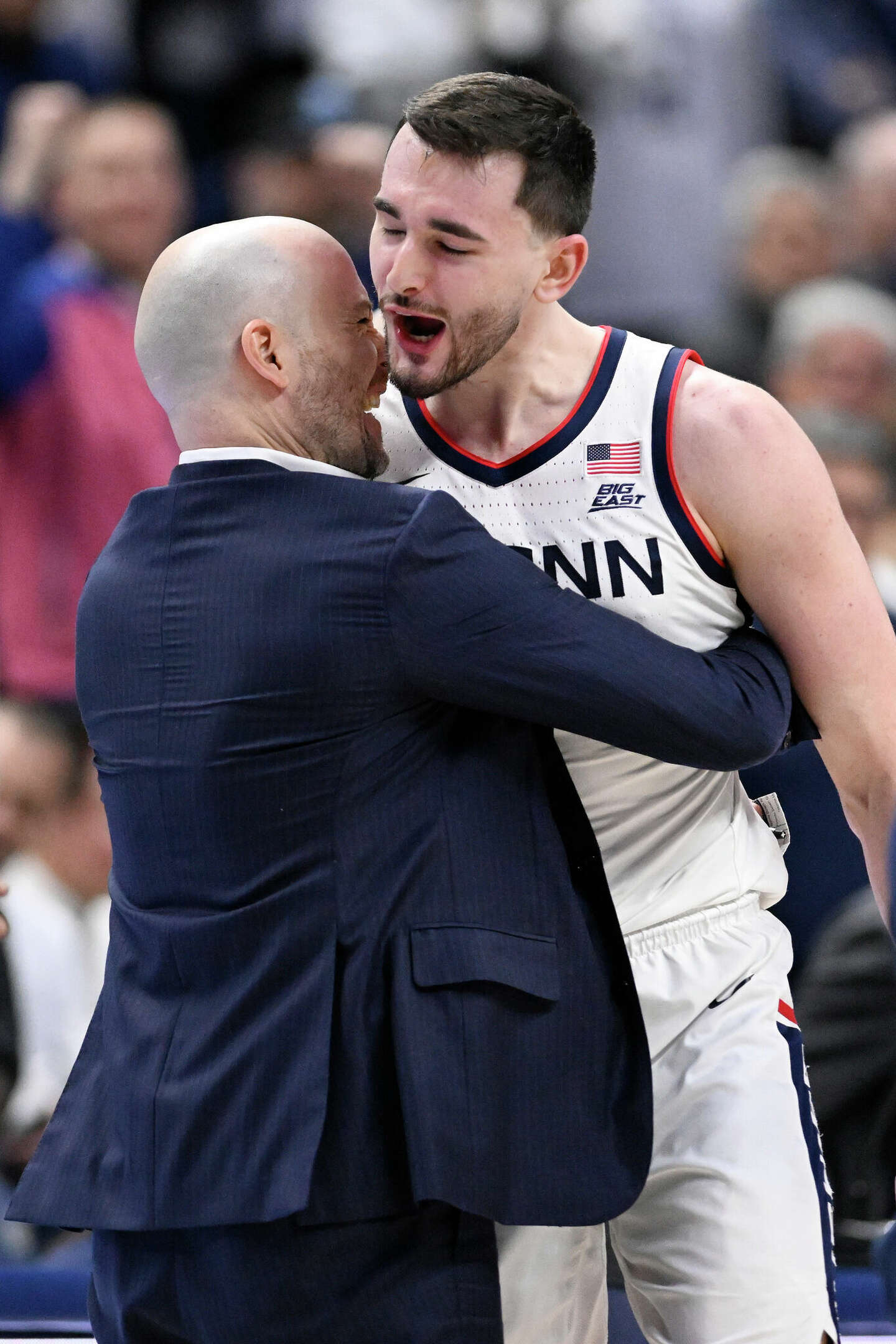 Alex Karaban's late 3-pointer leads UConn men's basketball to win