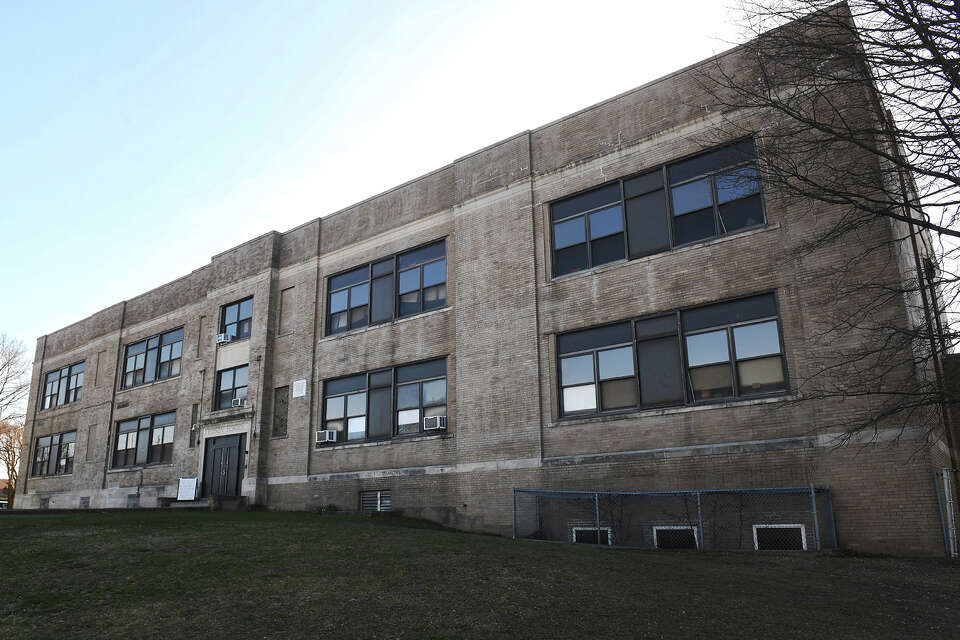 Bridgeport report recommends closing 7 schools, building 4 new ones