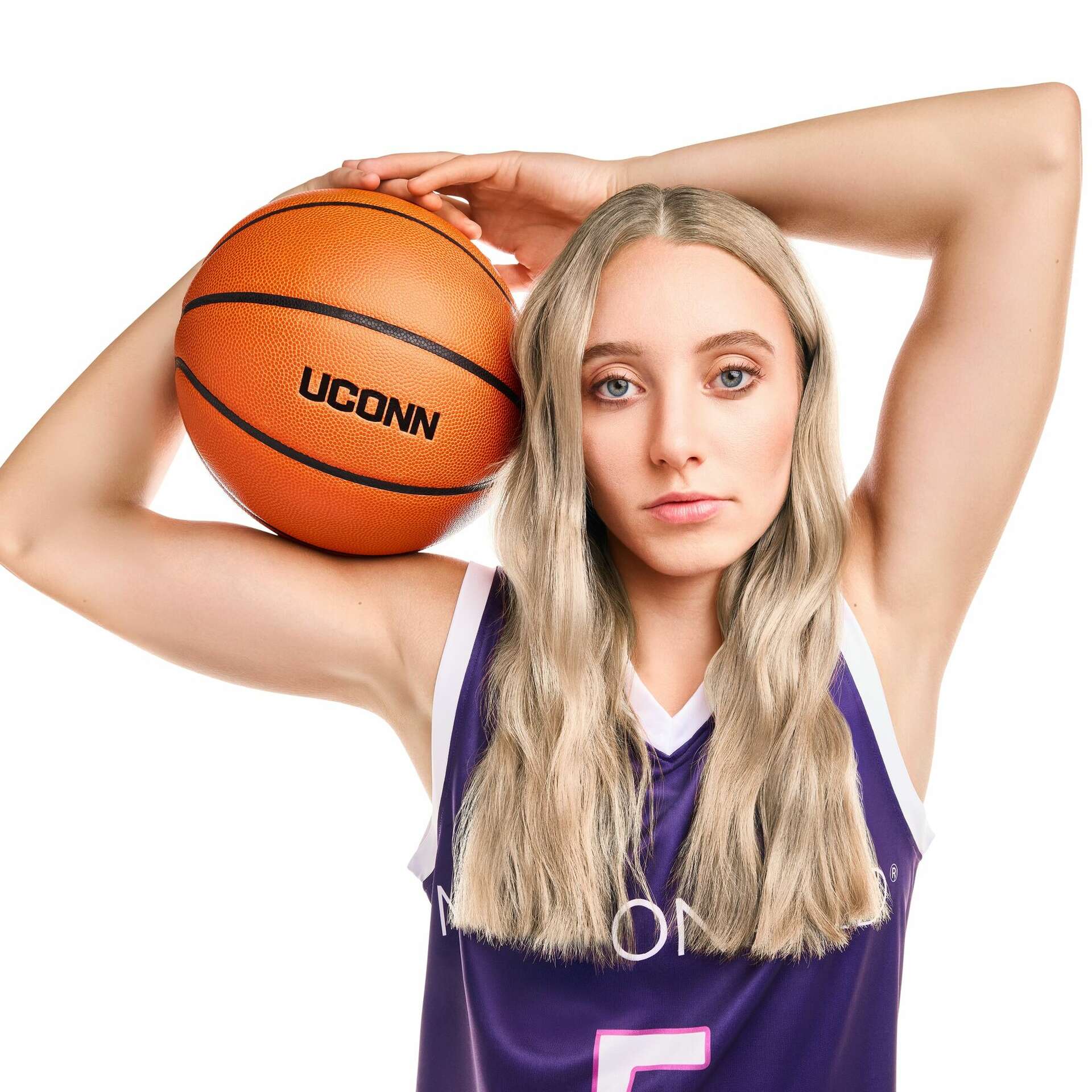 UConn star Paige Bueckers drops signature hair color through NIL