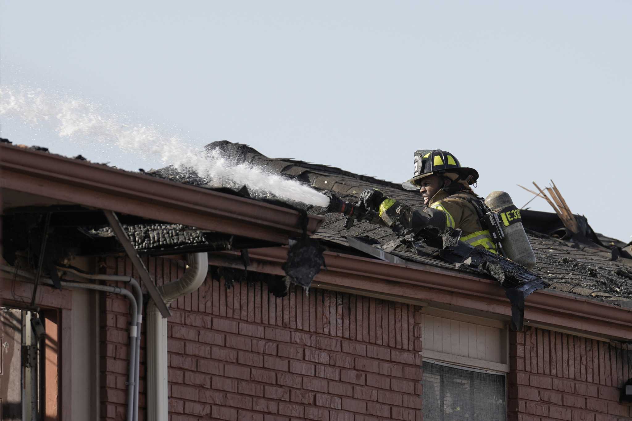 About 40 apartments destroyed in southwest Houston fire