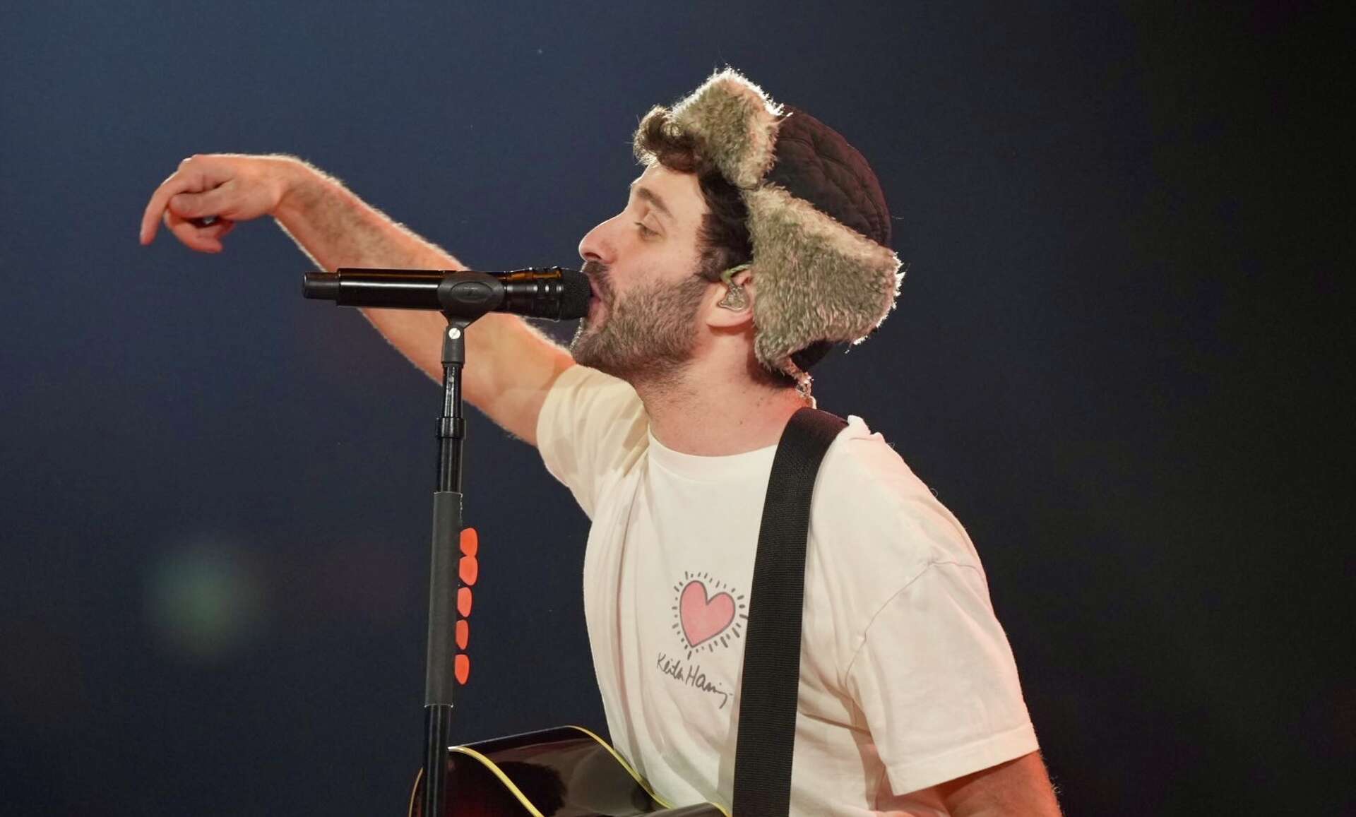 Houston Rodeo review: AJR has kids and families dancing in the aisles