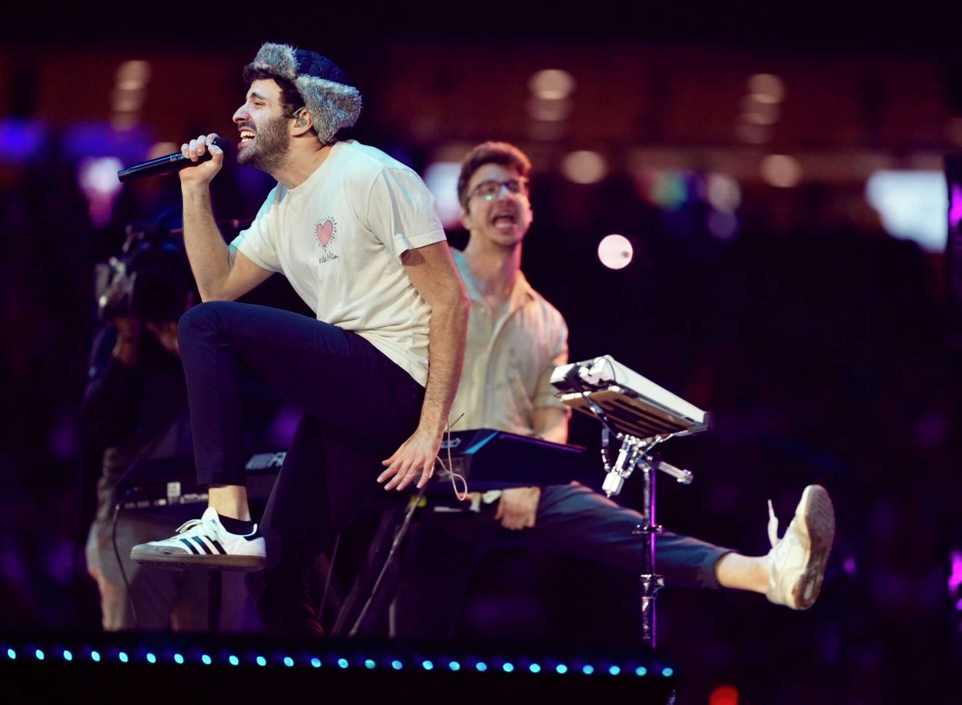 Houston Rodeo review: AJR has kids and families dancing in the aisles