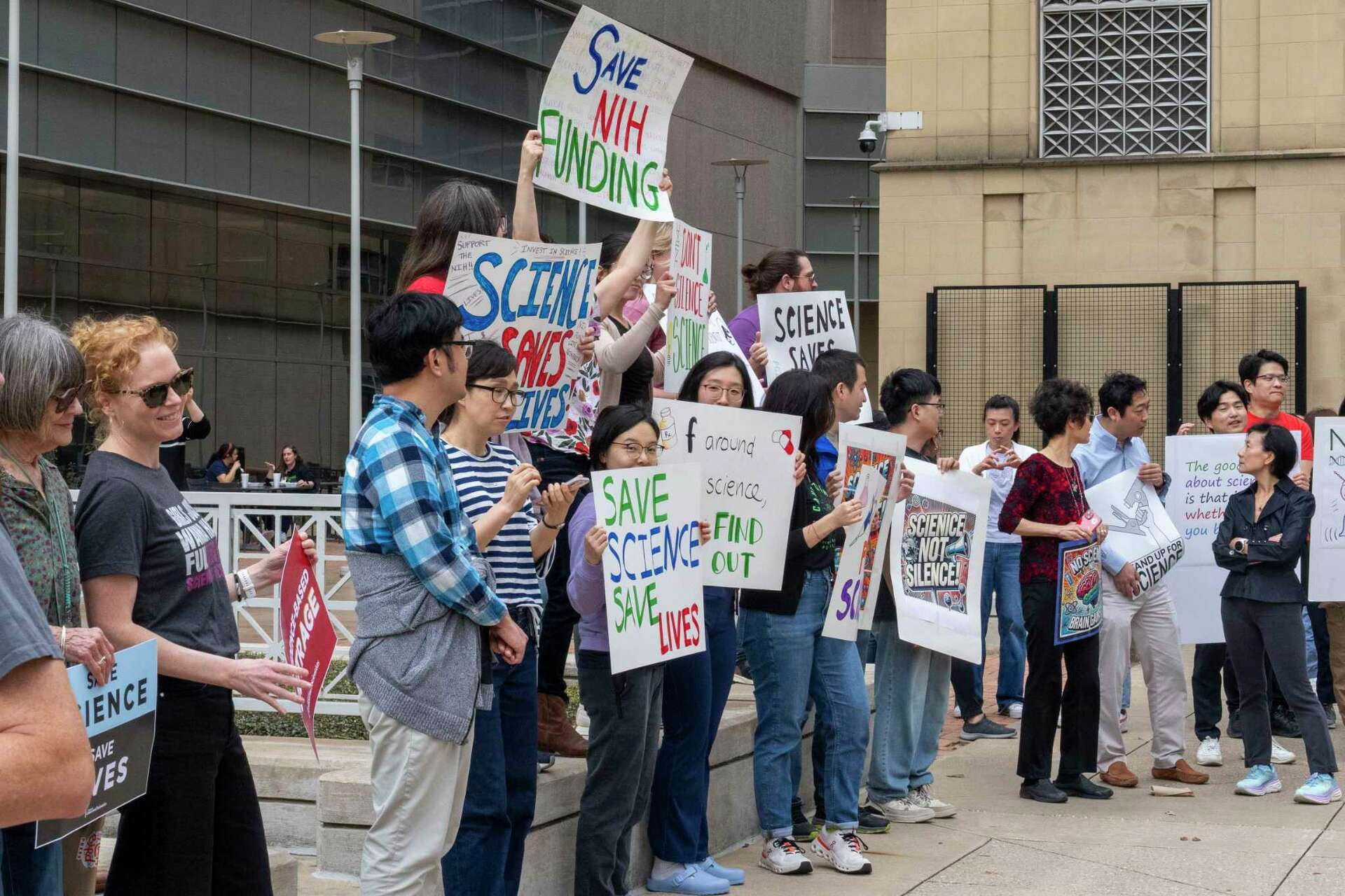Texas Medical Center sees protest against NIH funding cuts