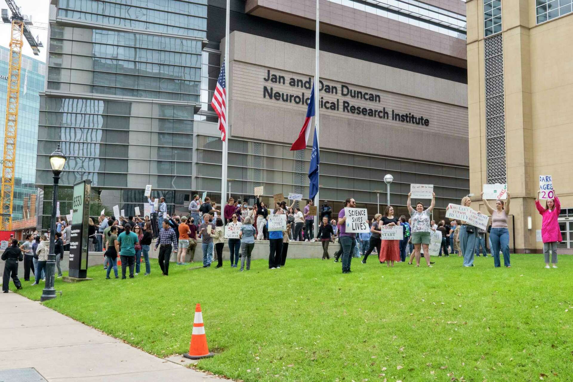Texas Medical Center sees protest against NIH funding cuts