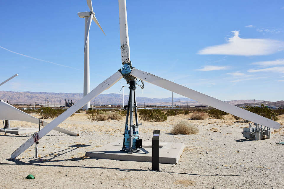 Only 650 of Palm Springs' windmills remain. Could more be gone soon?