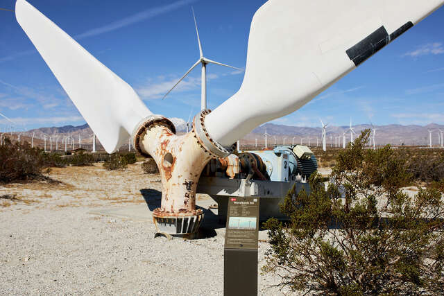 Only 650 of Palm Springs' windmills remain. Could more be gone soon?