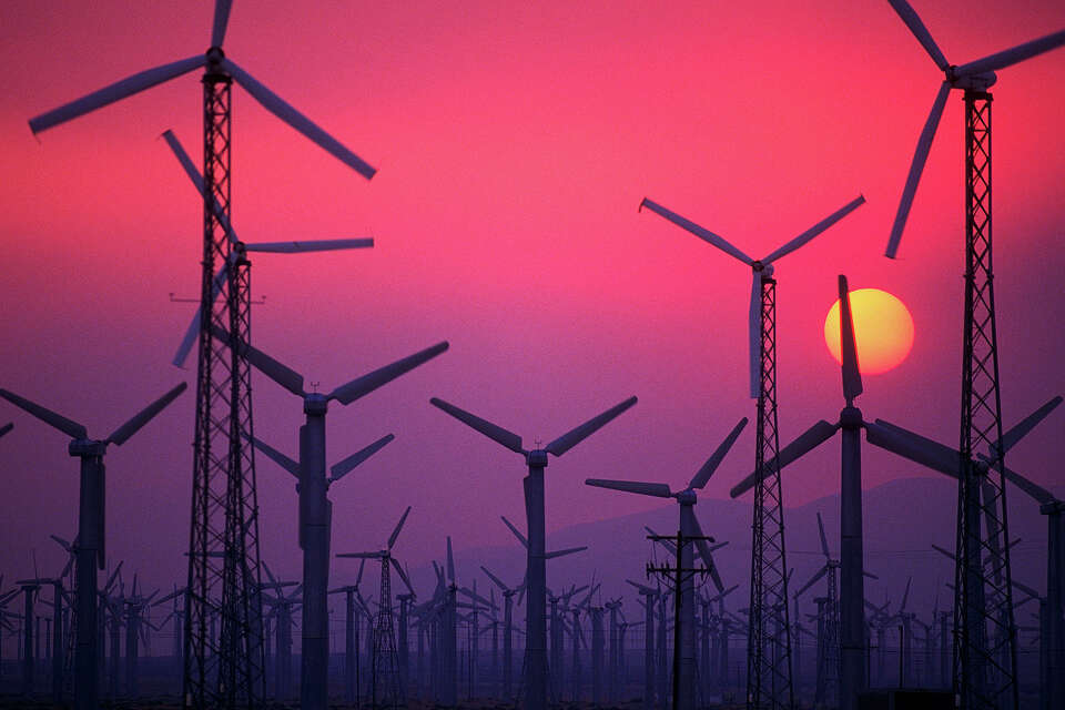 Only 650 of Palm Springs' windmills remain. Could more be gone soon?