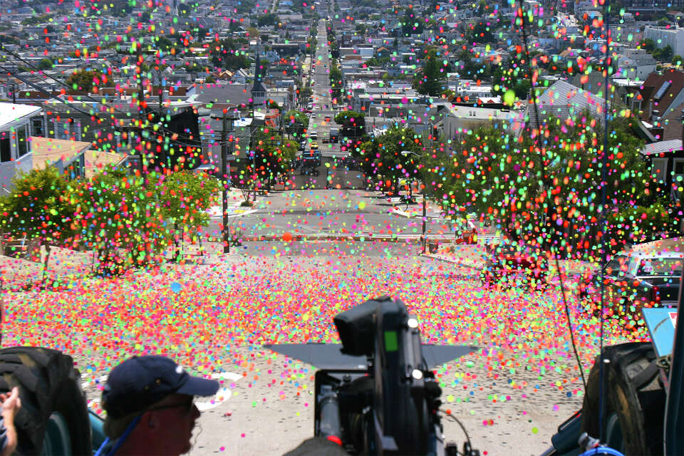 bouncing ball advert