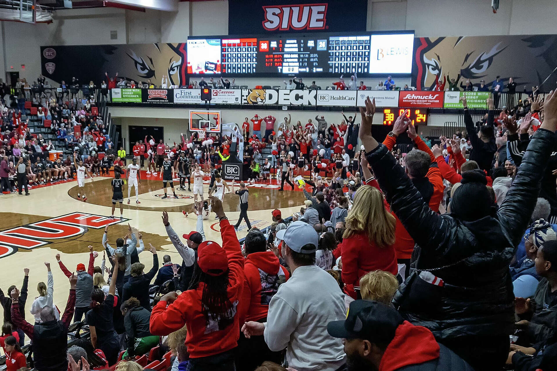 SIUE Cougars embraced by community amid best Division I season