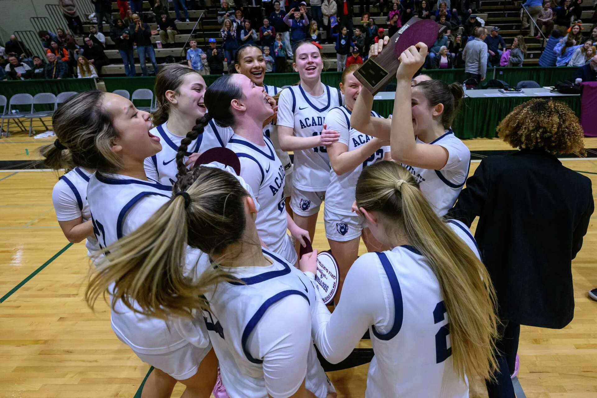 Albany Academy girls' basketball claims Section II Class A title