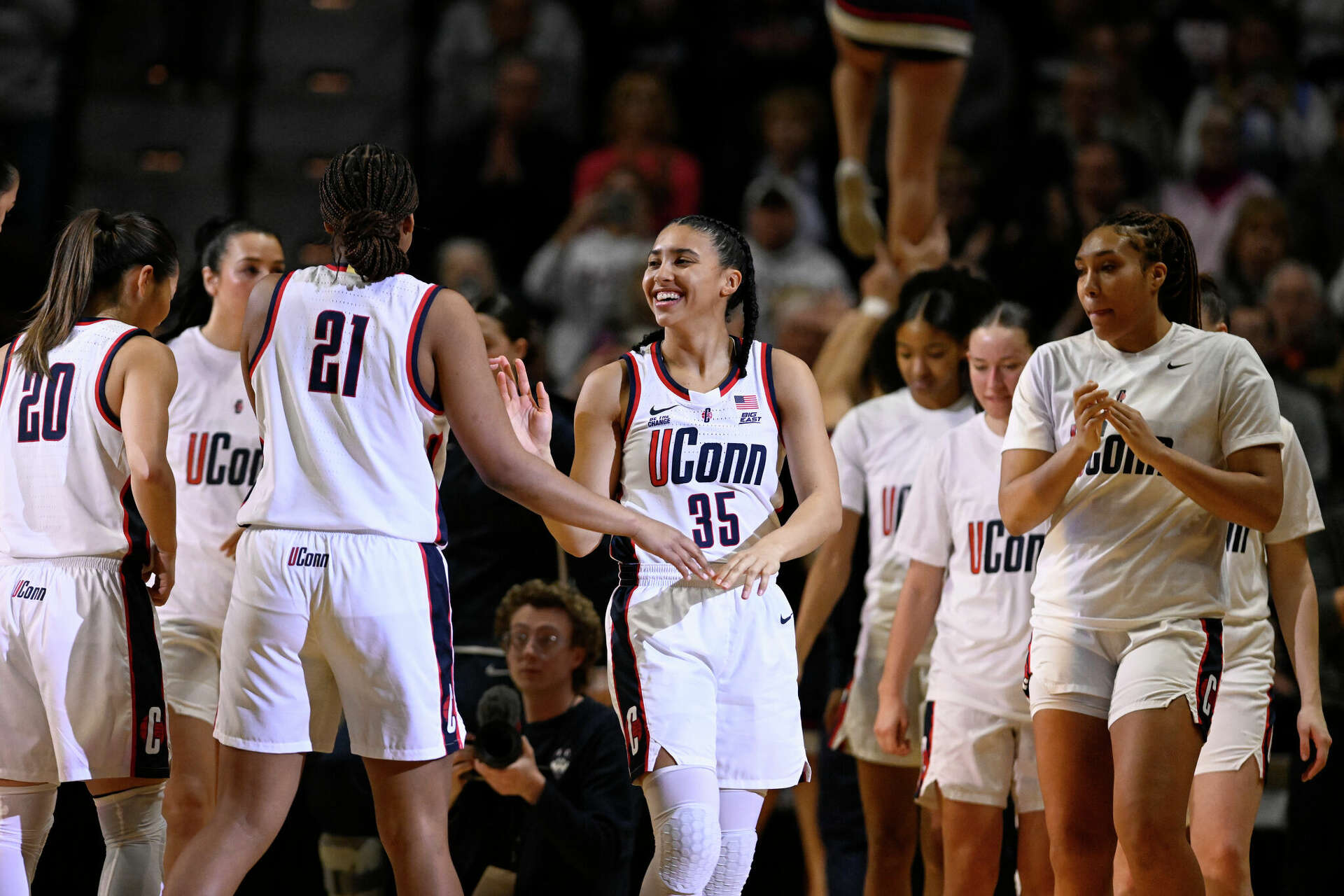 UConn women's basketball guard Azzi Fudd to return next season