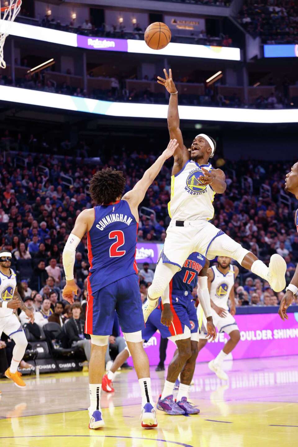 Warriors’ Draymond Green hits big 3, Curry scores 32 to edge Pistons