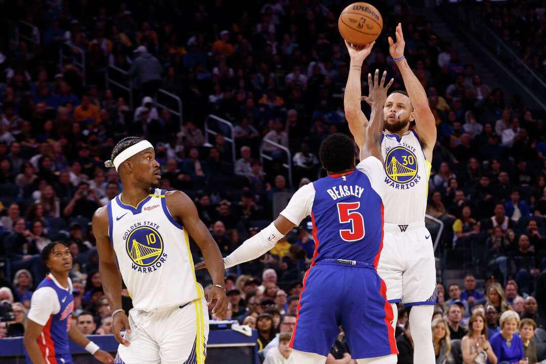 Warriors’ Draymond Green hits big 3, Curry scores 32 to edge Pistons