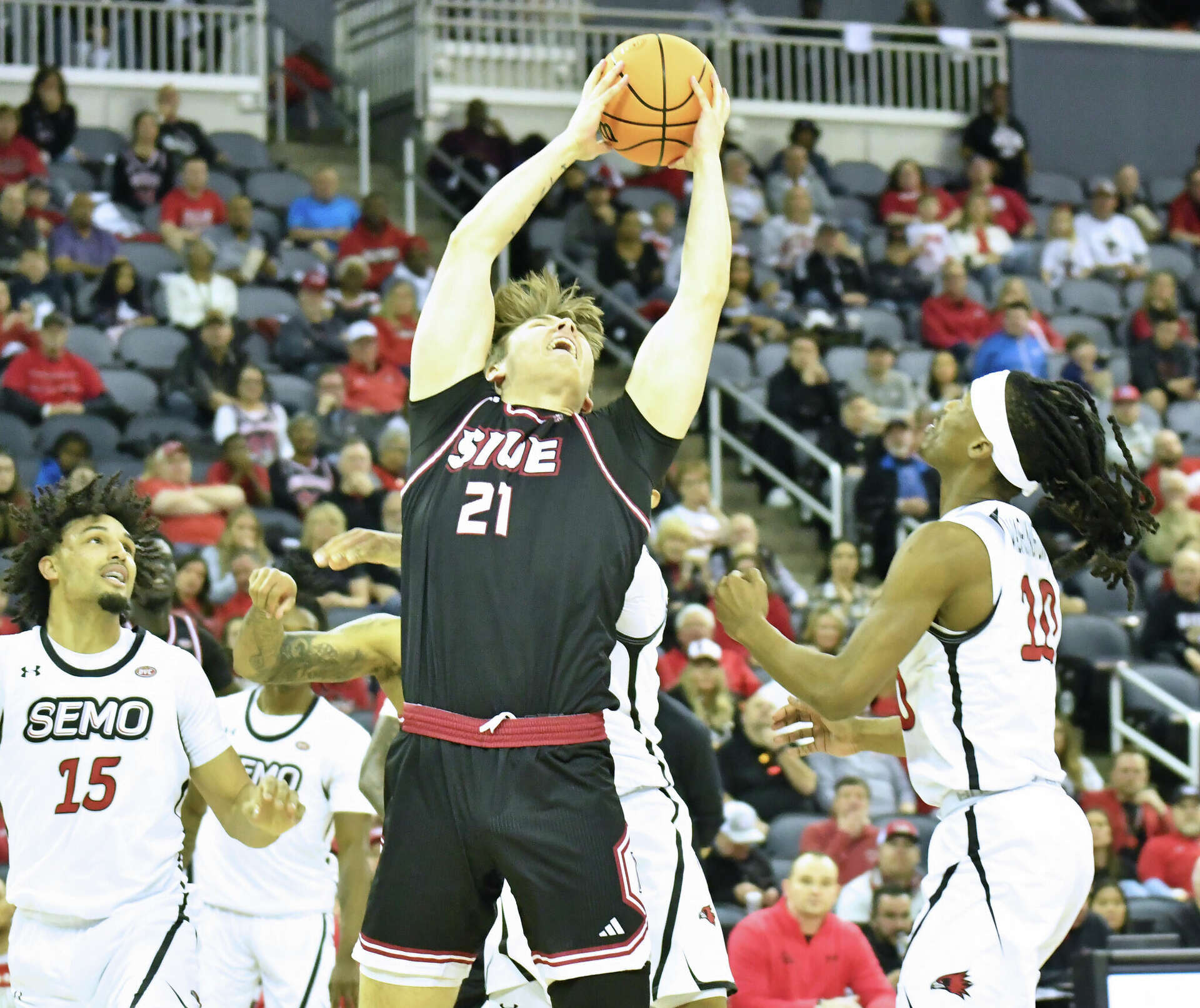 SIUE men's basketball faces SEMO in OVC Tournament final