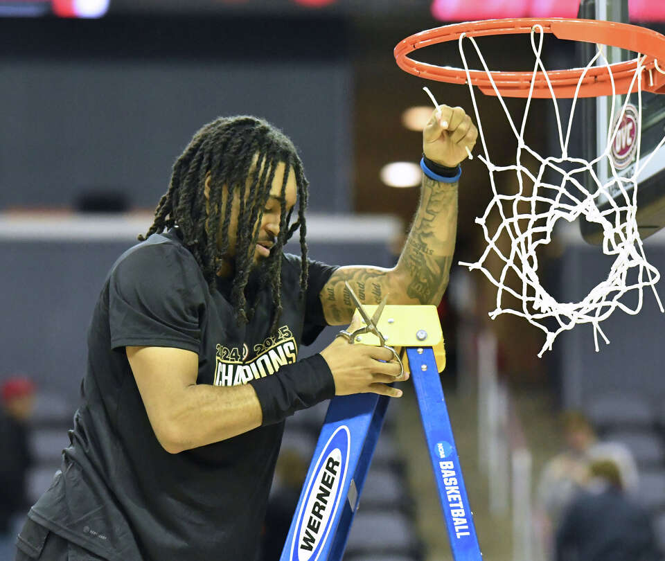 SIUE coach Brian Barone used a pair of scissors for motivation