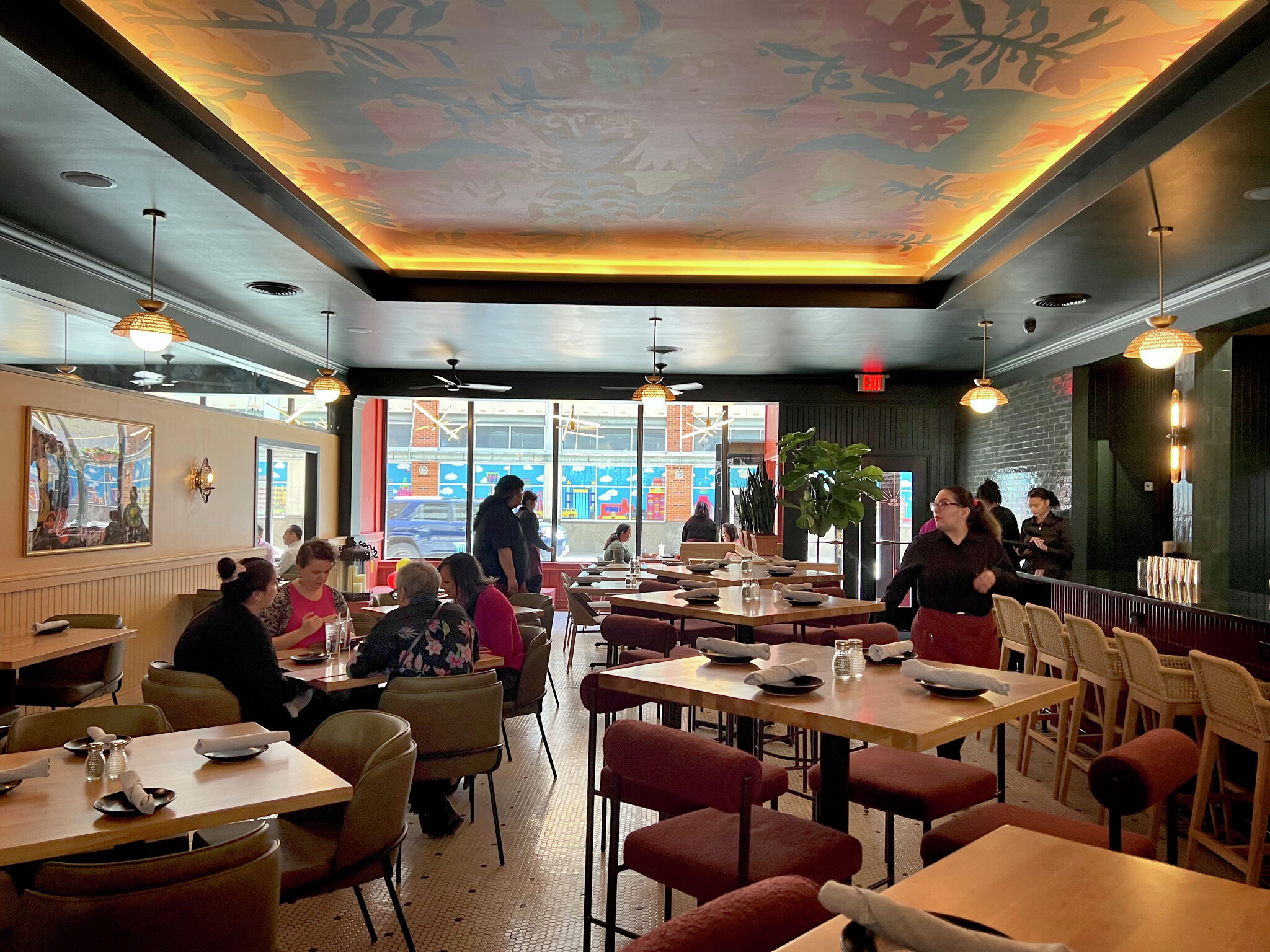 Top 10 River Walk restaurant closes; owner faces legal trouble