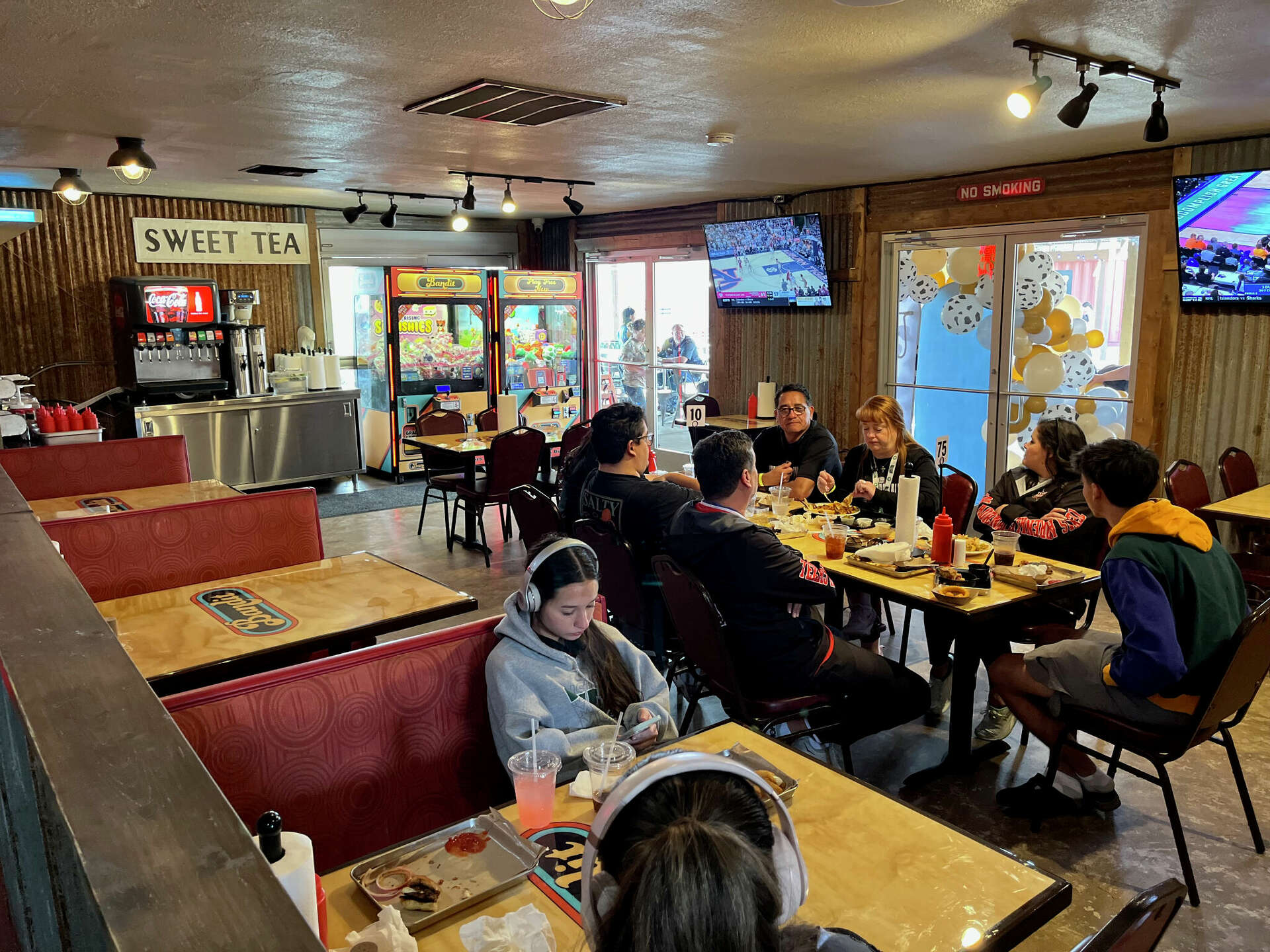 Bandit BBQ reopens in San Antonio after three-year break