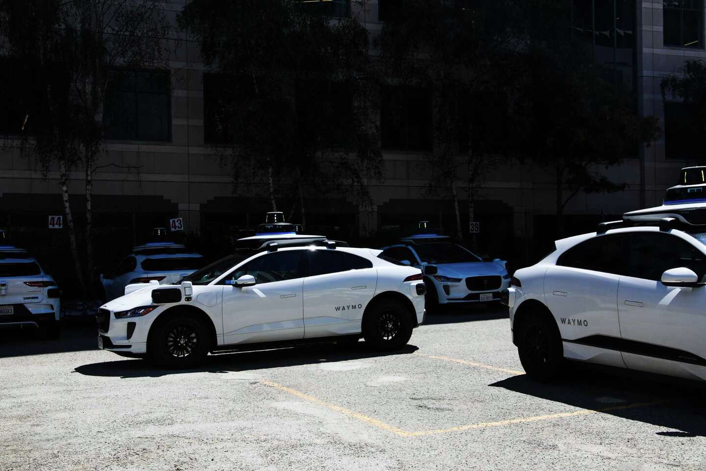 Waymo expands driverless robotaxi service into Silicon Valley