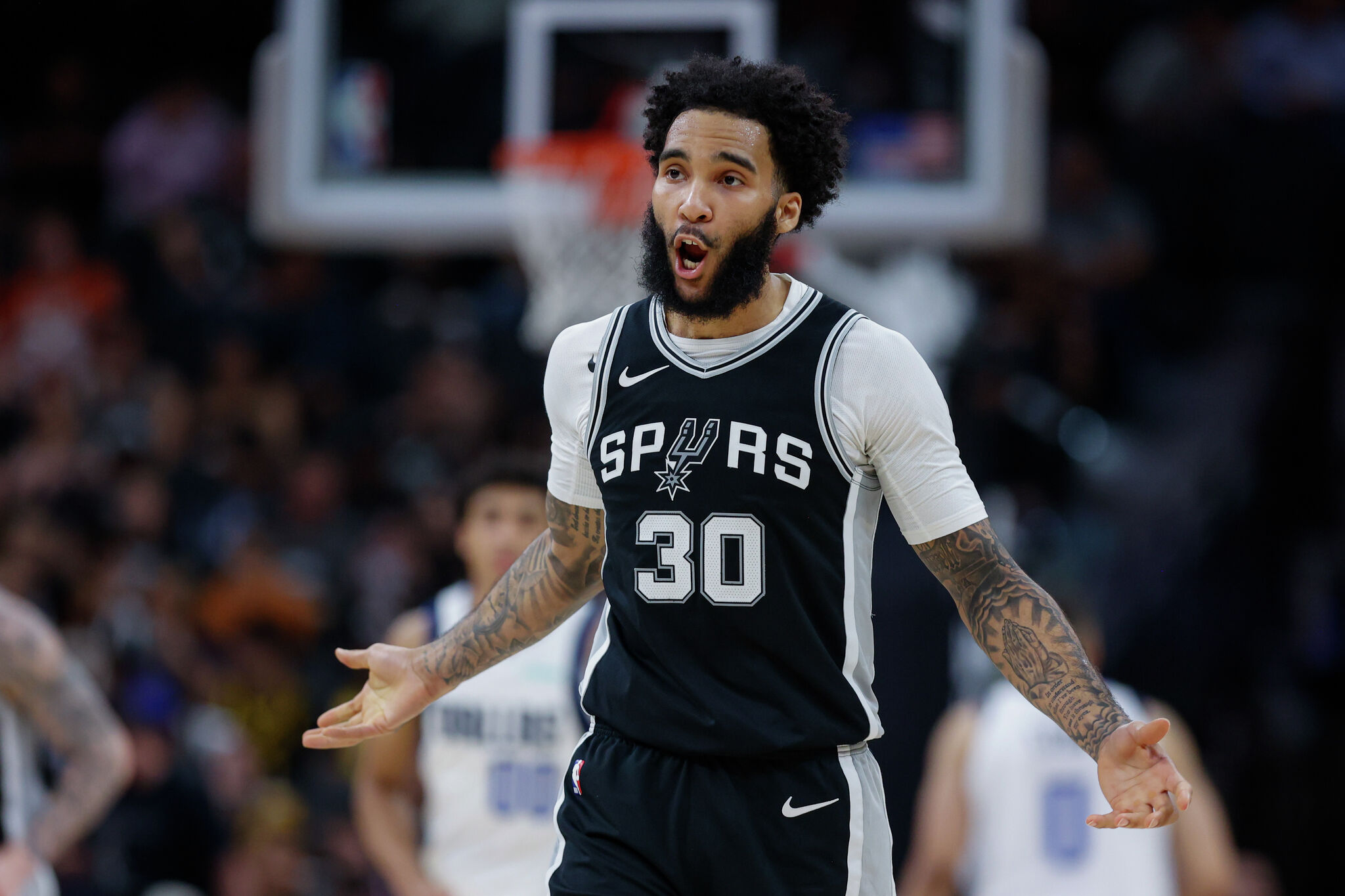 Spurs aim to bring more heart to fight with Mavericks