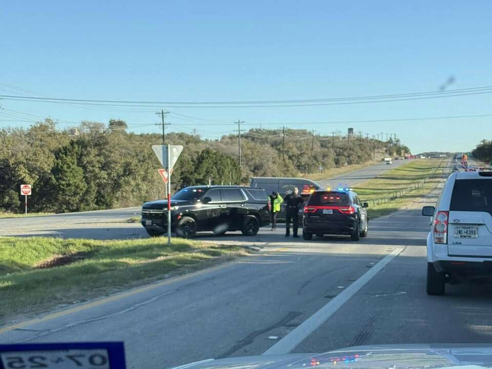 Cyclist killed in crash, shuts down Highway 281 for 5 hours