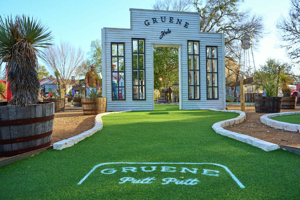 Gruene Hall-style putt putt captures heart of Hill Country fun