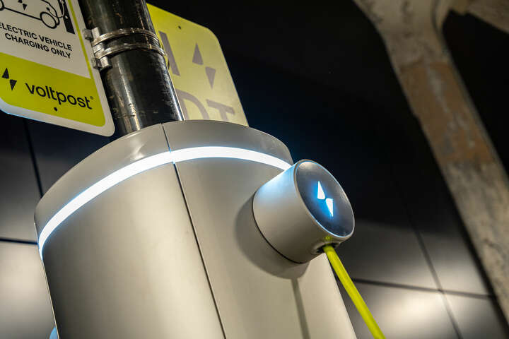 Voltpost given contact to expand CT EV charger network on light poles