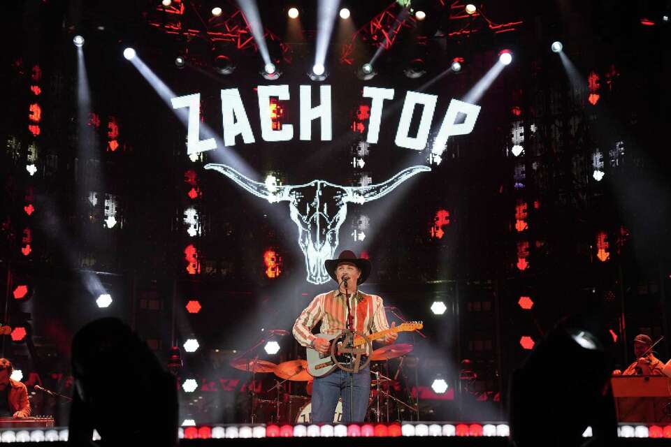 Houston Rodeo review: Zach Top keeps it country & covers George Strait