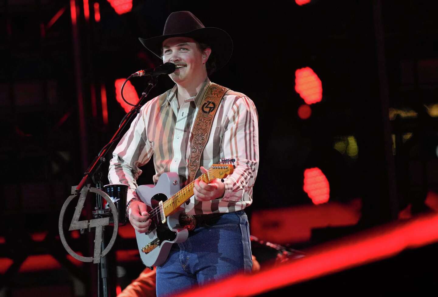 Houston Rodeo review: Zach Top keeps it country & covers George Strait