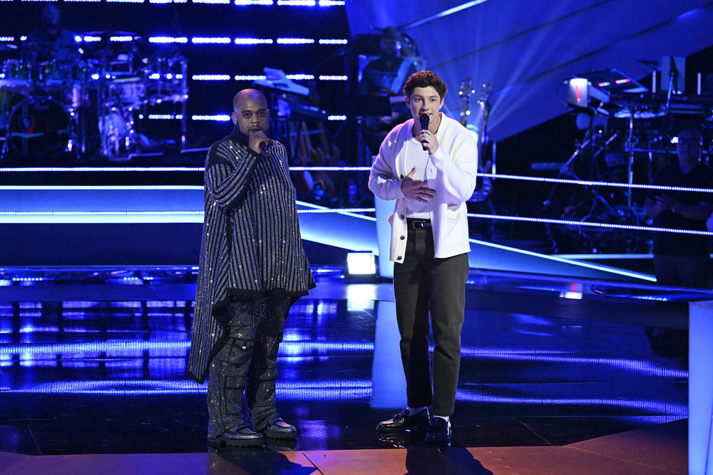 Britton Moore wins his battle round on 'The Voice'
