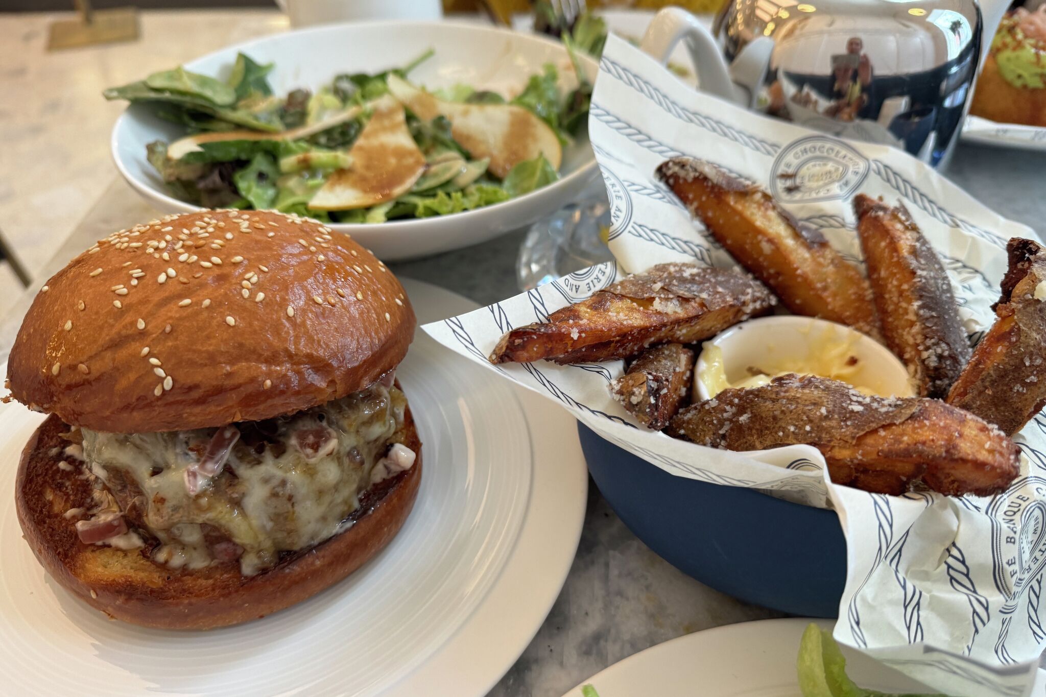 Banque review: Hudson restaurant stuns but menu is uneven