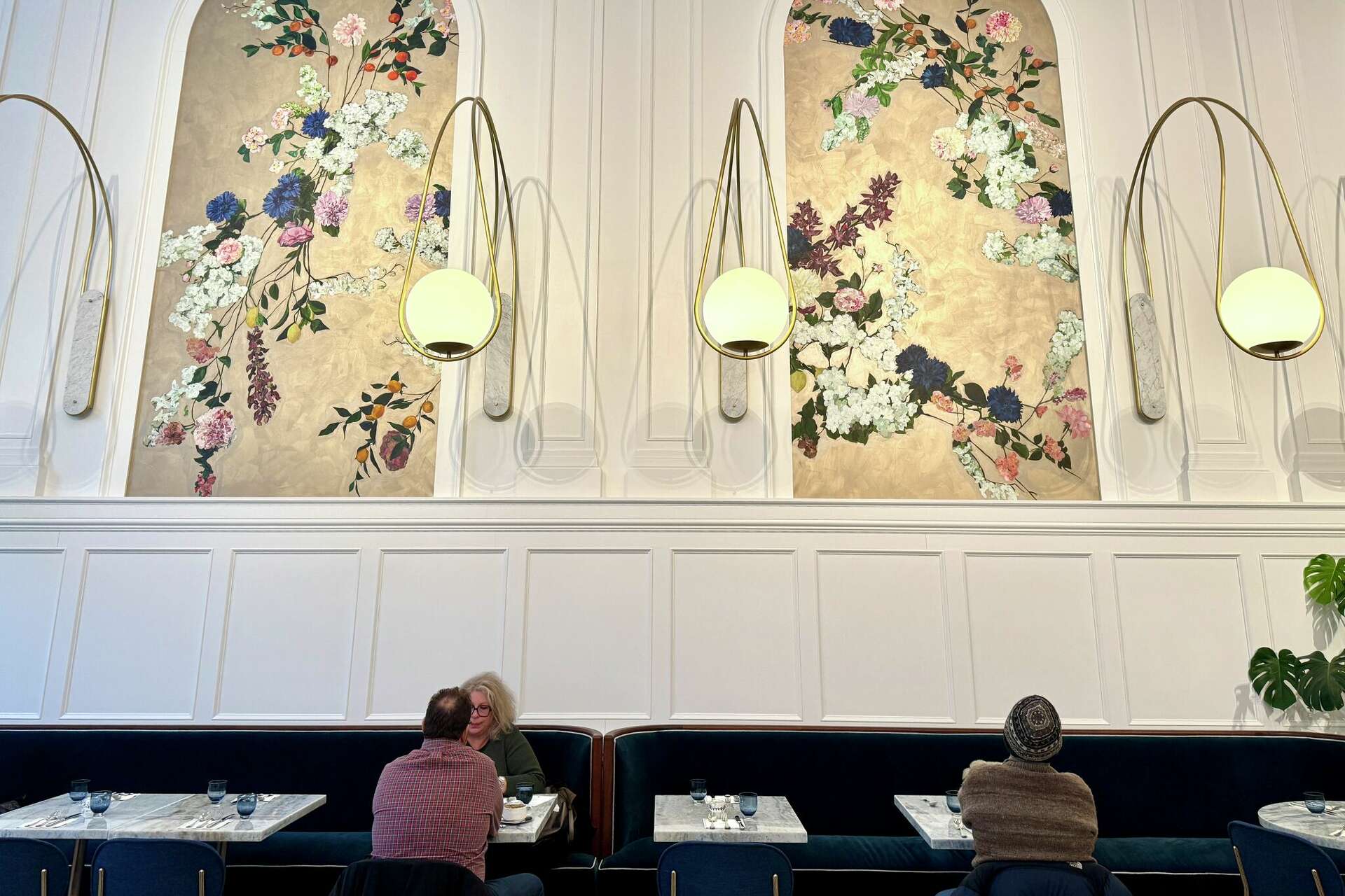 Banque review: Hudson restaurant stuns but menu is uneven