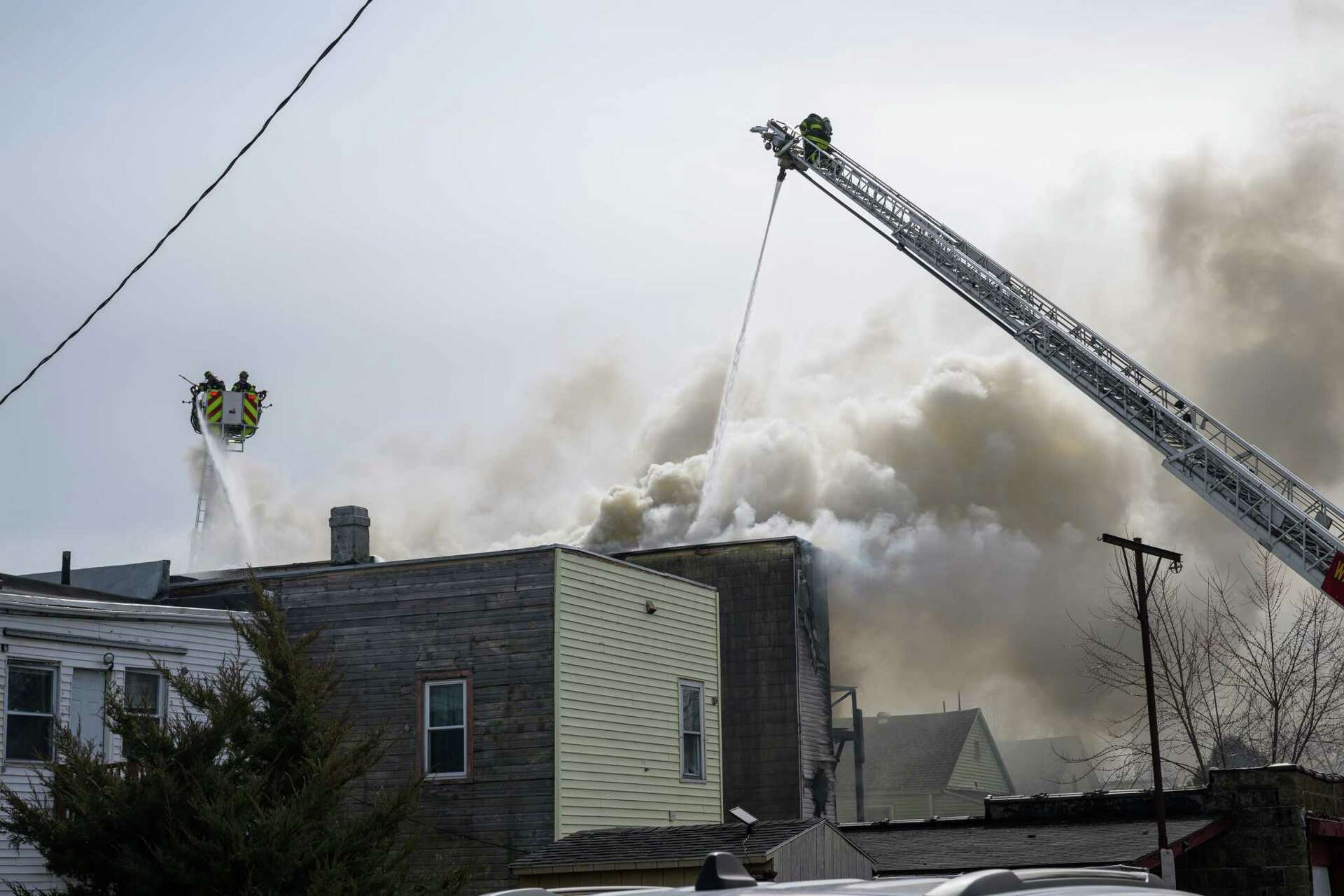 Firefighter injured, residents lose home after Cohoes fire