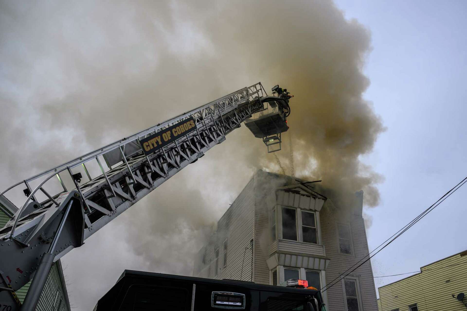 Firefighter injured, residents lose home after Cohoes fire