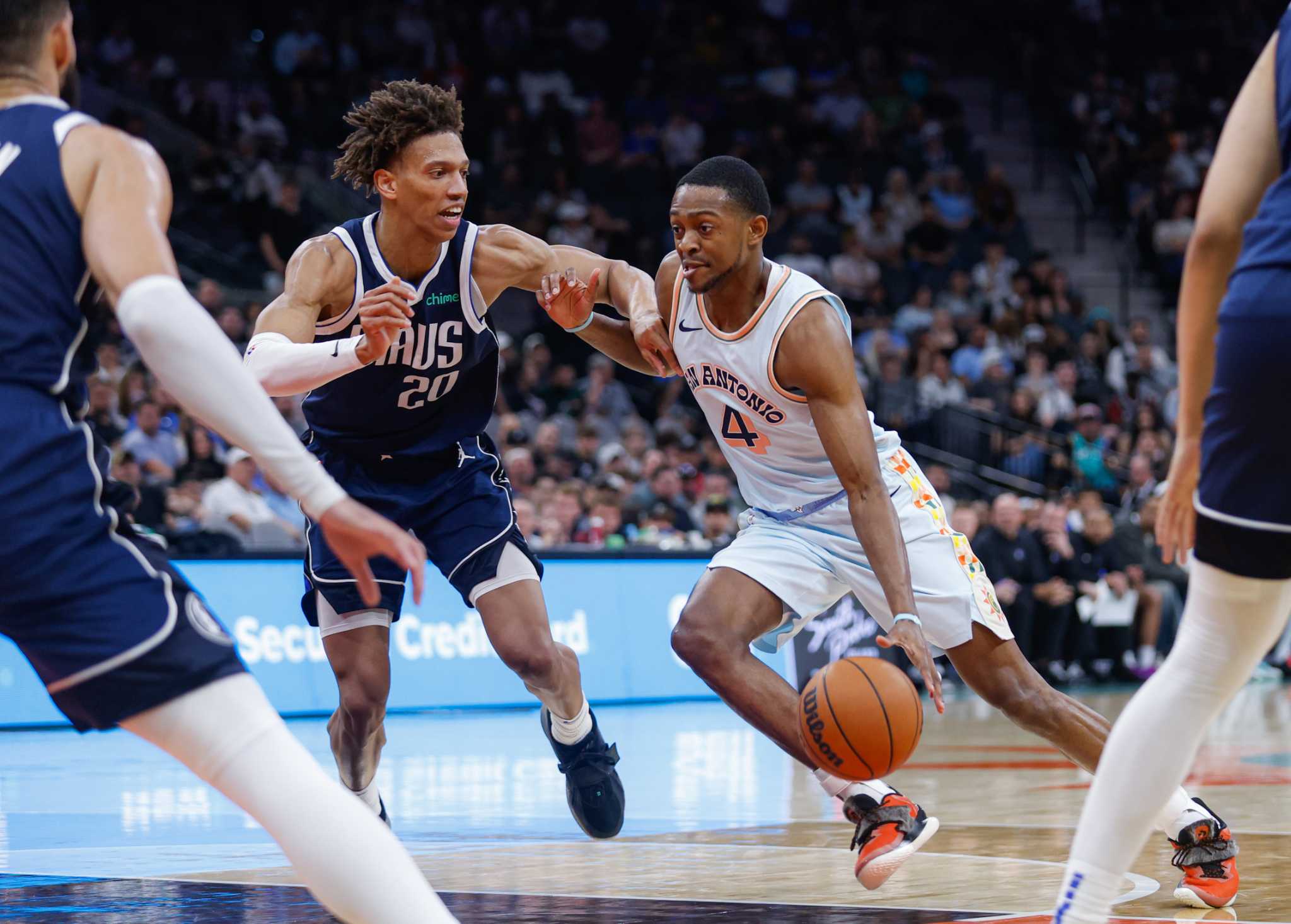 3 takeaways as De'Aaron Fox leads Spurs over Mavericks