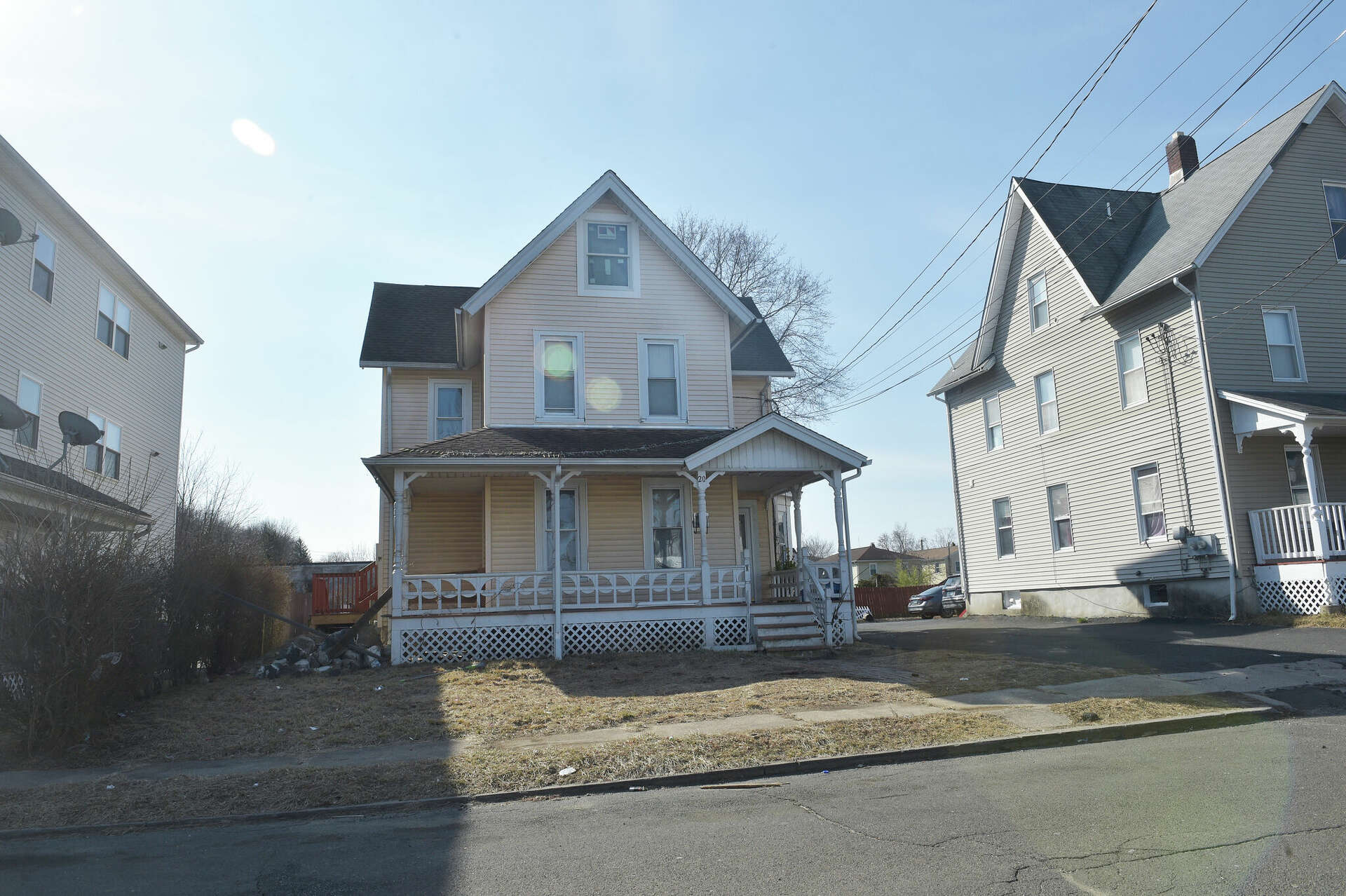 Danbury brothel raid leads to arrests in human trafficking case: Cops