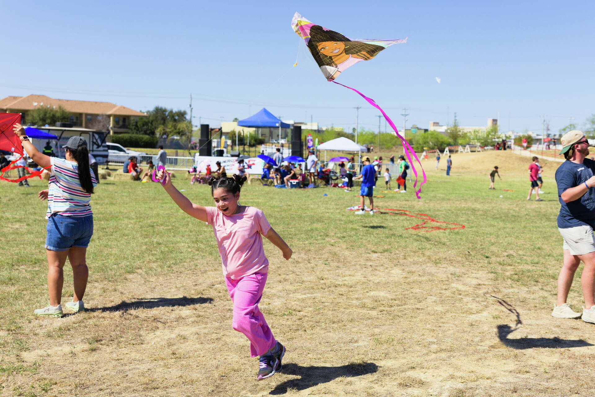 Laredo's 15th annual Spring Break Kite Festival held amid record heat