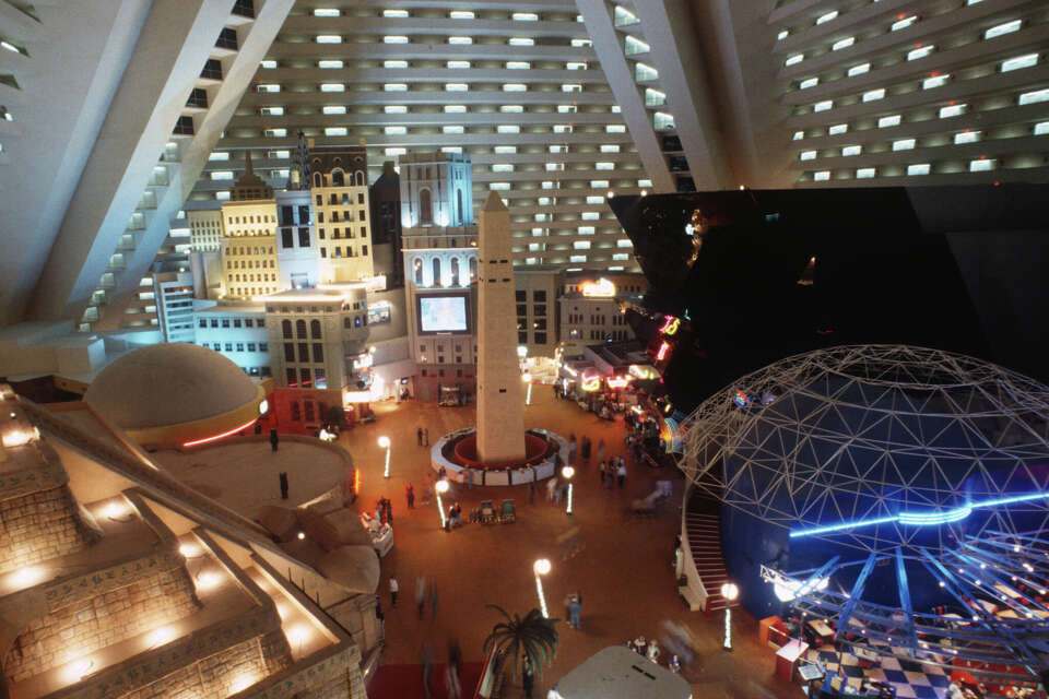 A stay at the decrepit tomb of what was once Vegas' coolest hotel