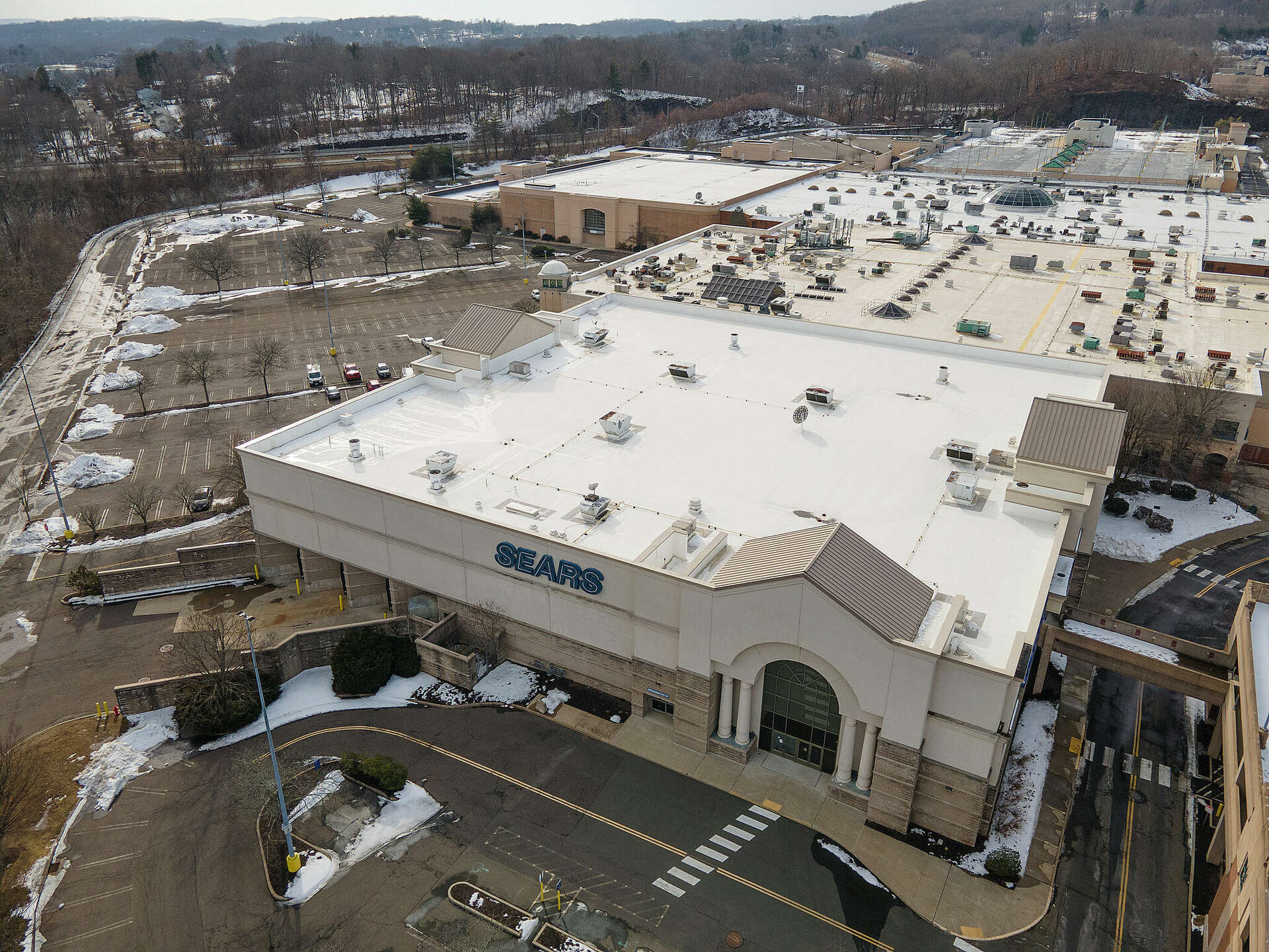 Two more stores leave the Meriden Mall for neighboring towns