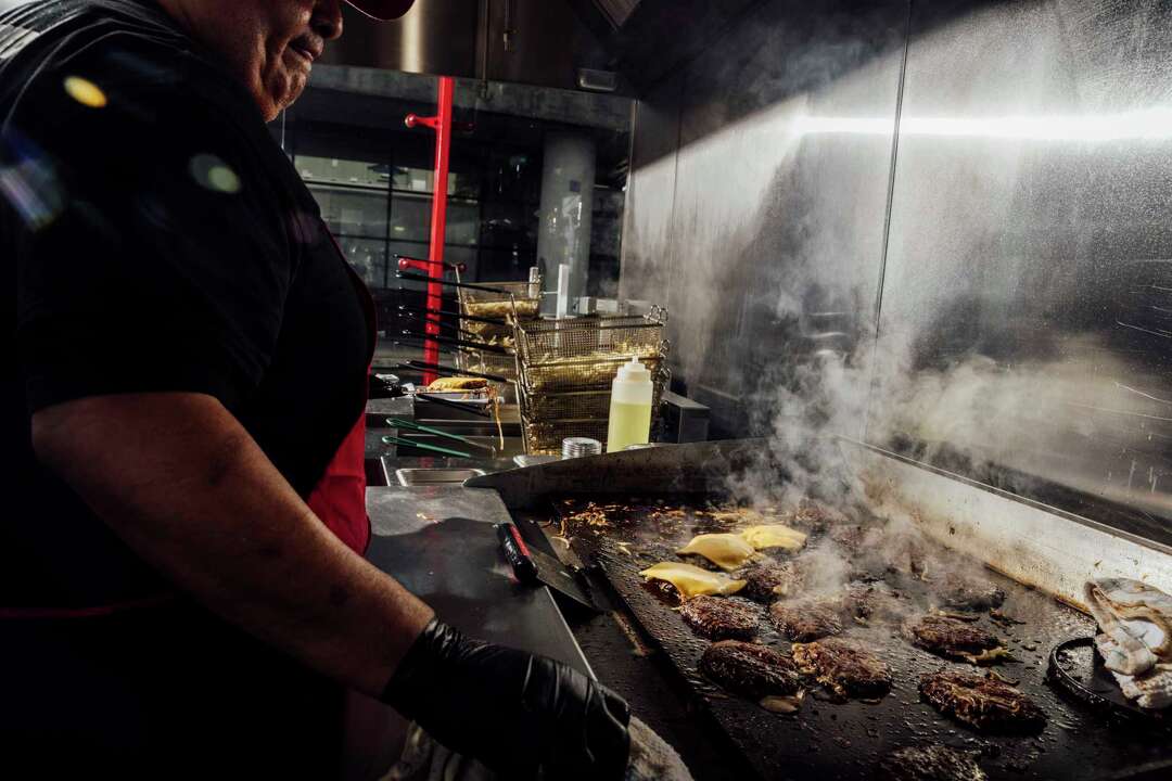 How Campus Burgers in San Jose sells $2 burgers