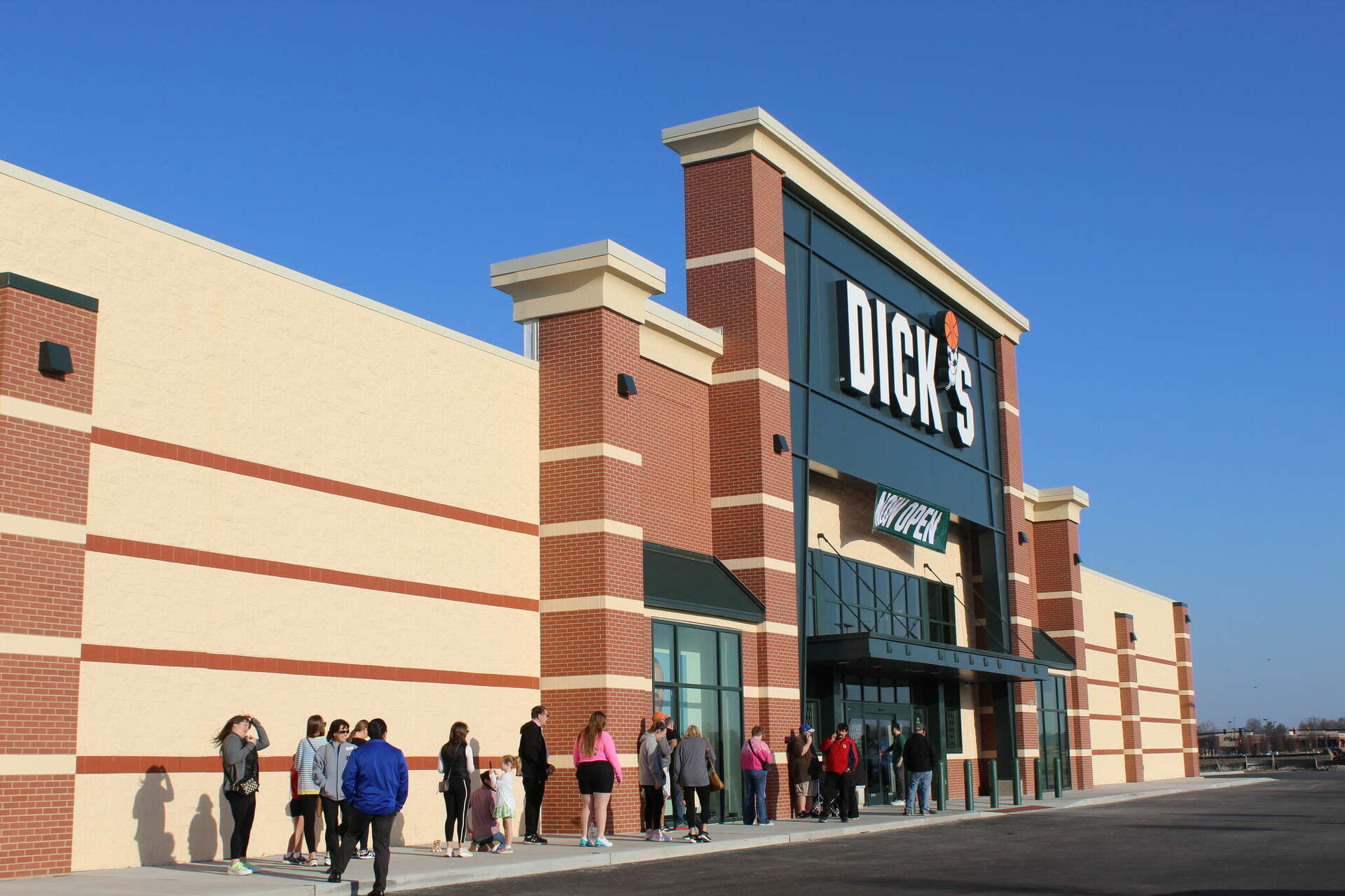 Dicks Sporting Goods opens in Glen Carbon IL