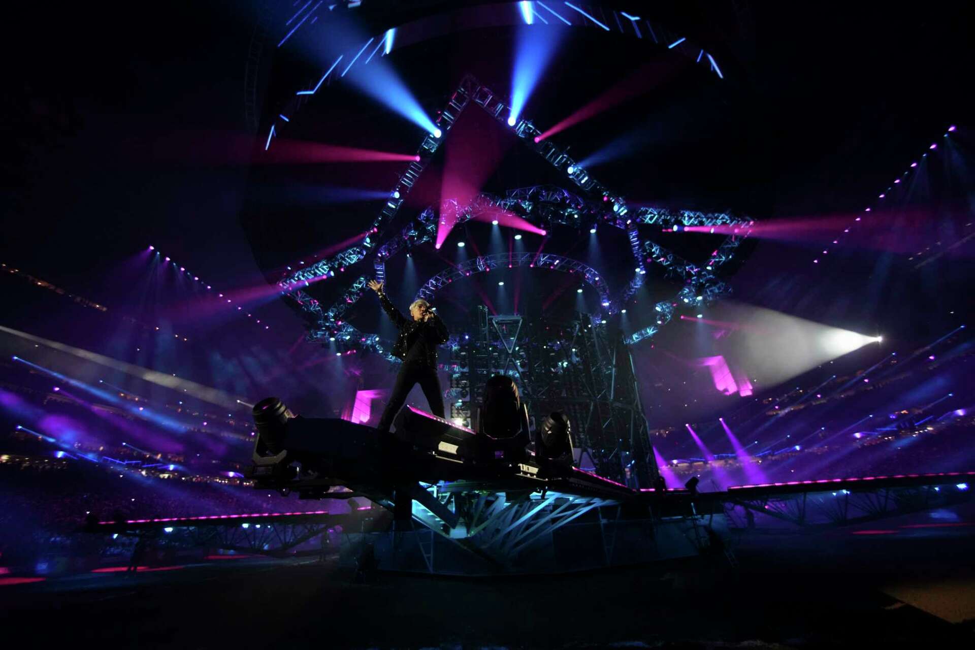 Journey 'offered to play tonight' after Houston Rodeo electrical fire