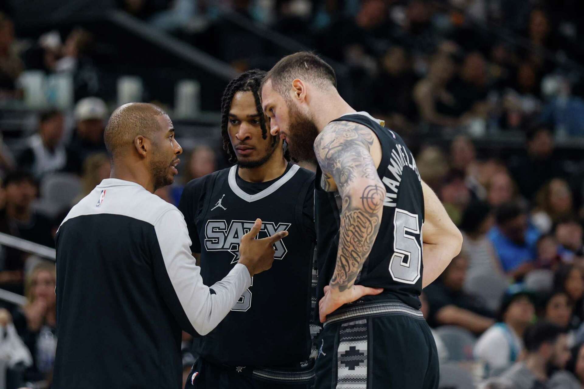 Former teammates turned coaches marvel at Paul's longevity